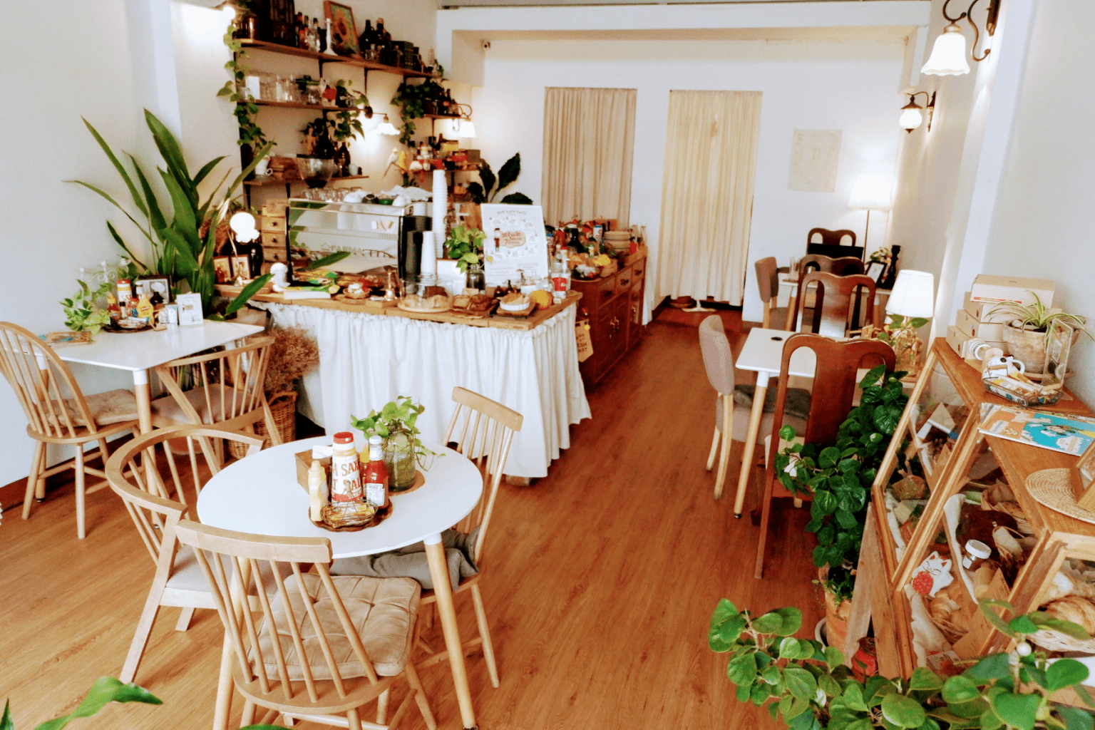 REVIEWED: SUNRAYS CAFE CHIANG MAI, THAILAND